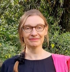 Caroline Bates's Instagram, Twitter & Facebook on IDCrawl