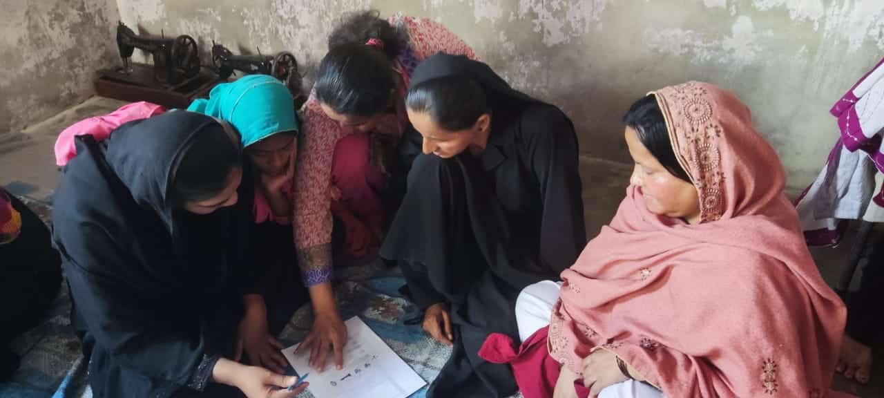 Helping Women Workers Manage Cultural and Professional Barriers in ...